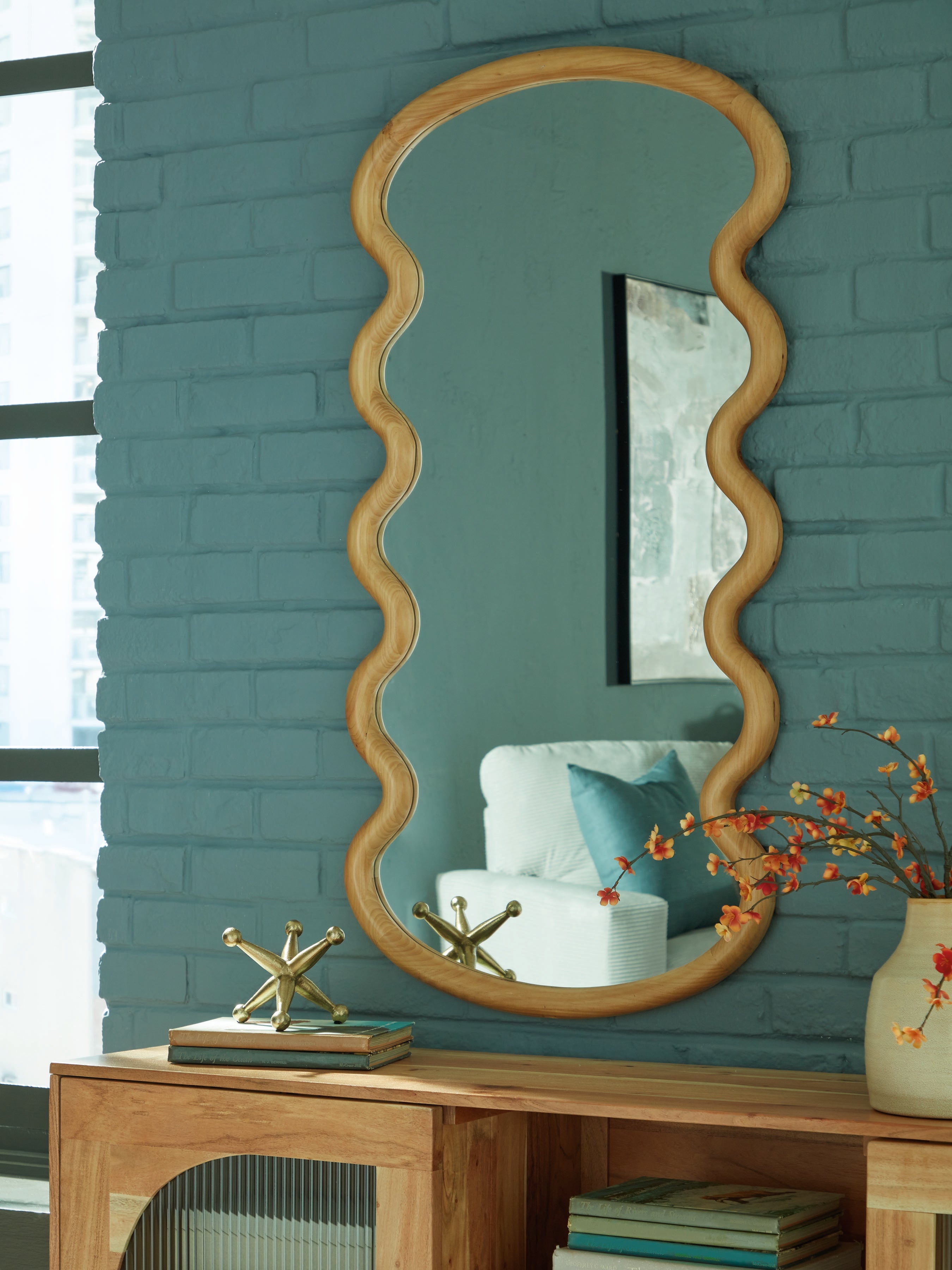 Stuart Furniture Outlet - Ashley Furniture - Serendis Mirror